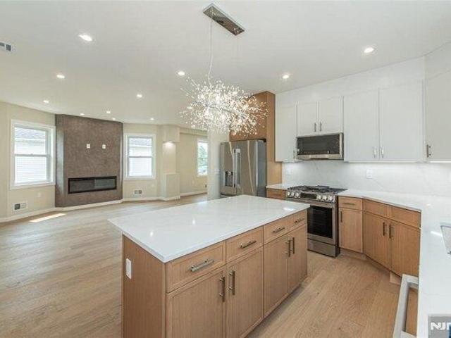 house with 4 bedroom, Wayne NJ ES105205962