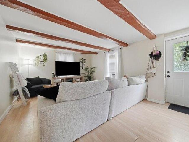 house with 4 bedroom, Weare NH ES104609345