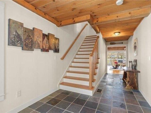 house with 4 bedroom, Webster MA ES105094414