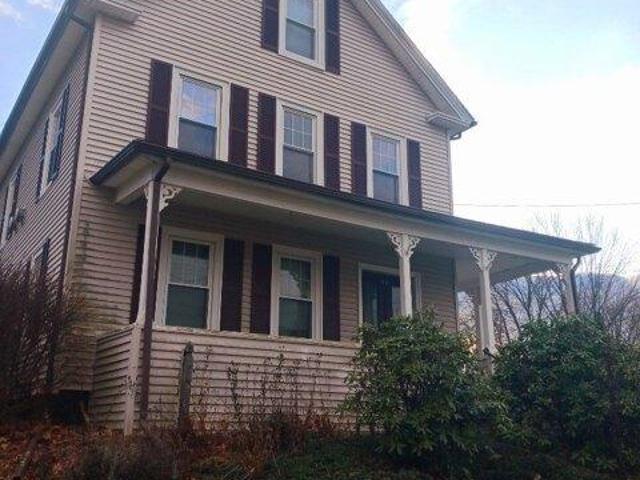 house with 4 bedroom, Webster MA ES105109504