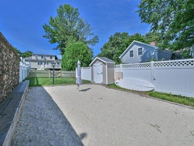 house with 4 bedroom, Webster MA ES105144155