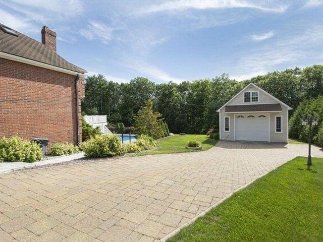 house with 4 bedroom, Webster MA ES105192966