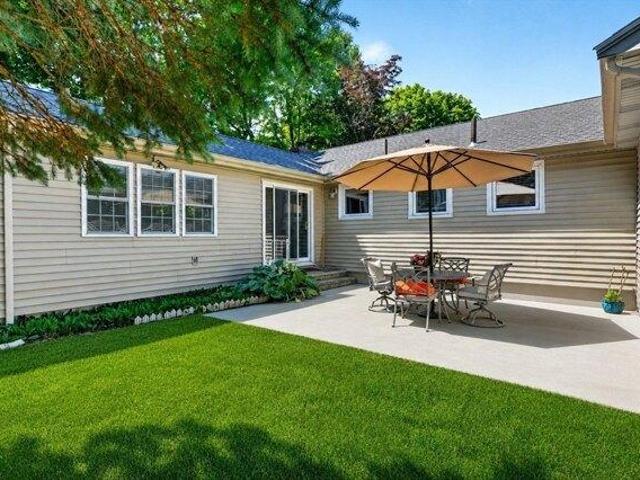 house with 4 bedroom, Wellesley MA DS104265033