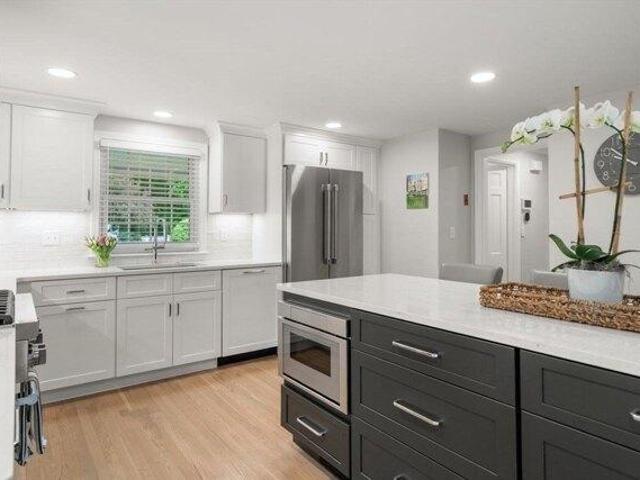 house with 4 bedroom, Wellesley MA ES103189000