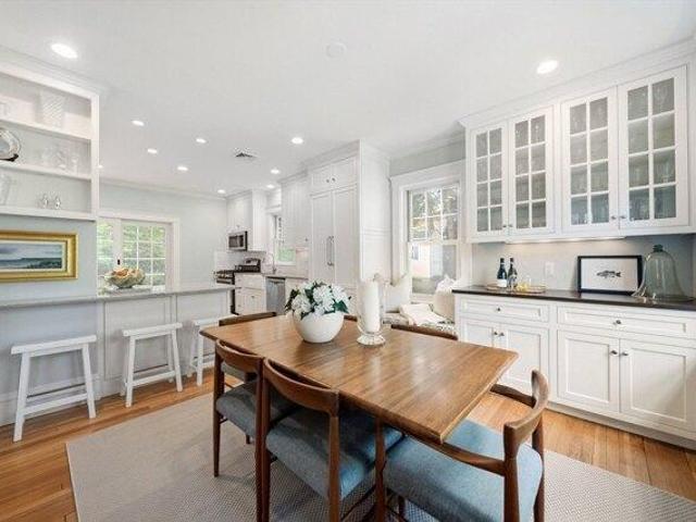 house with 4 bedroom, Wellesley MA ES104233342