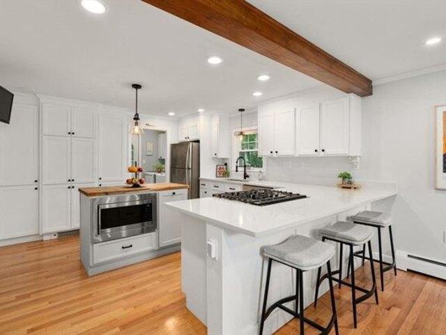 house with 4 bedroom, Wellesley MA ES104266288