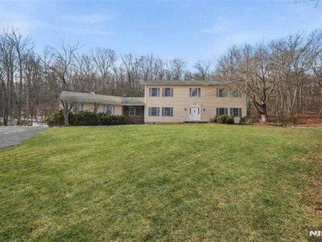 house with 4 bedroom, West Milford NJ DLS102799062