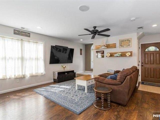 house with 4 bedroom, West Milford NJ DS104234436