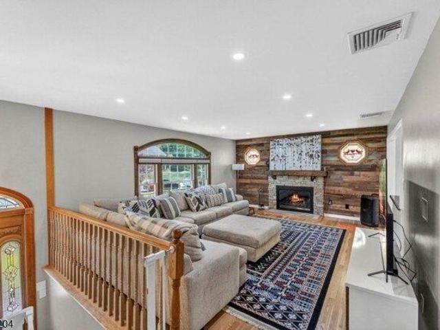 house with 4 bedroom, West Milford NJ ES104440518