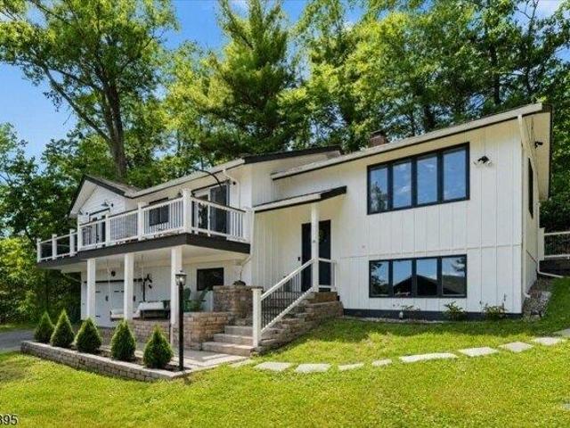 house with 4 bedroom, West Milford NJ ES104809331