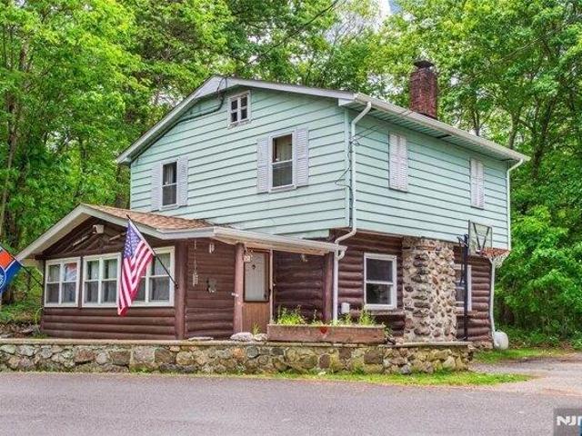 house with 4 bedroom, West Milford NJ ES104831670