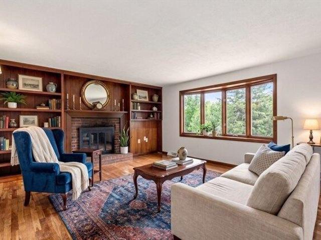 house with 4 bedroom, West Newbury MA ES104760649