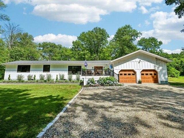 house with 4 bedroom, West Newbury MA ES105061793