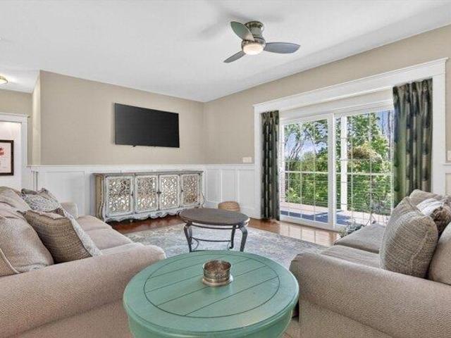 house with 4 bedroom, West Newbury MA ES105204025