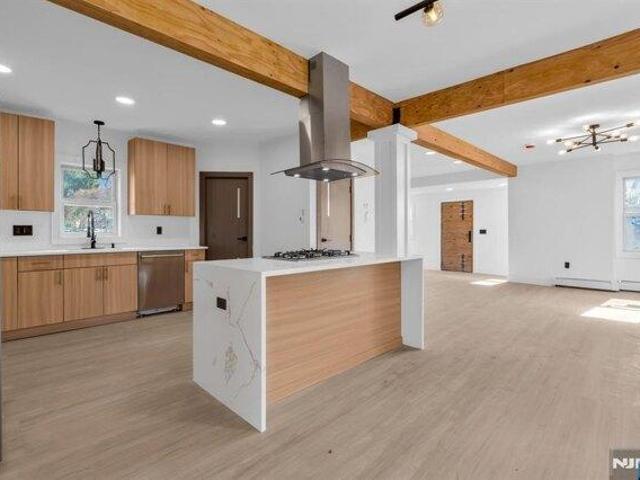 house with 4 bedroom, West Orange NJ DLS102026487