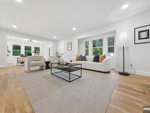 house with 4 bedroom, West Orange NJ DS102527784
