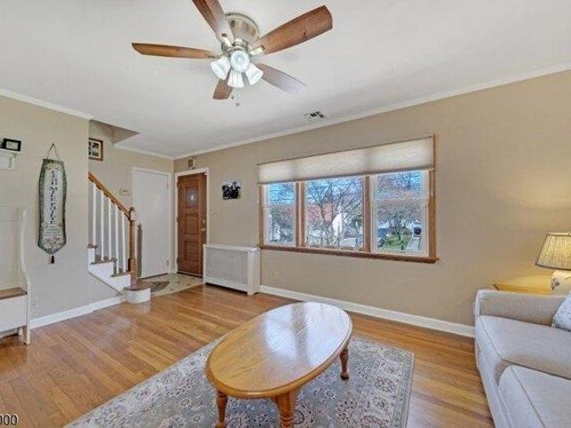 house with 4 bedroom, West Orange NJ DS102728518