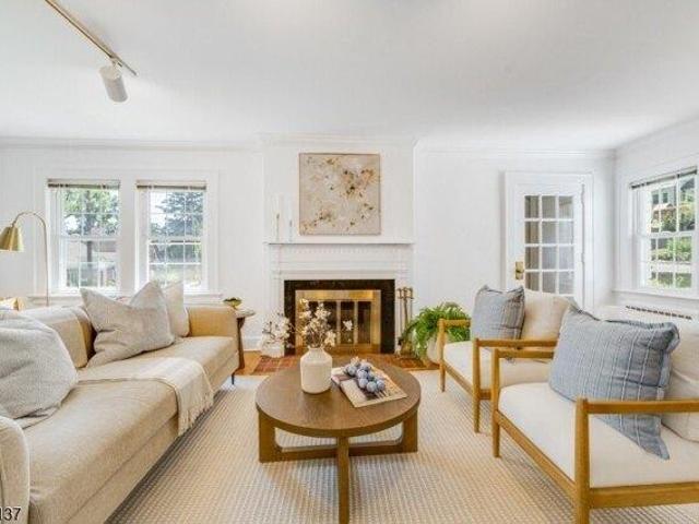 house with 4 bedroom, West Orange NJ DS104233297