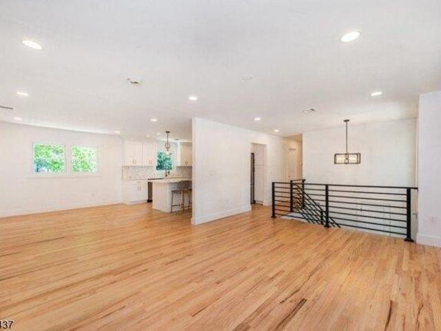 house with 4 bedroom, West Orange NJ ES104188731