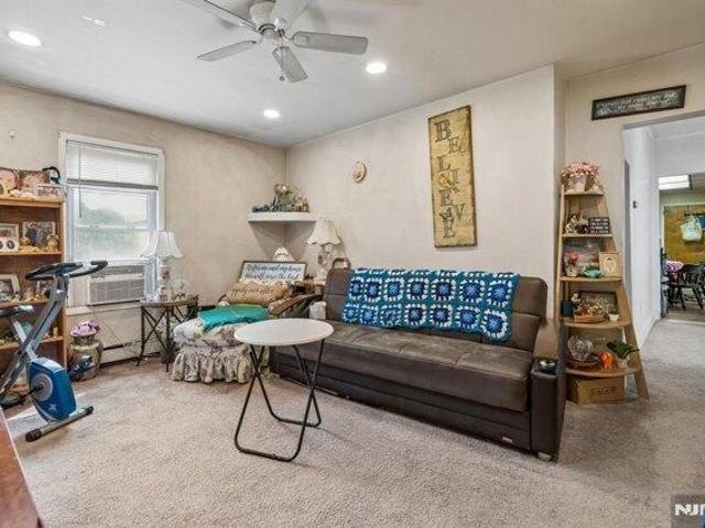 house with 4 bedroom, West Orange NJ ES104188894