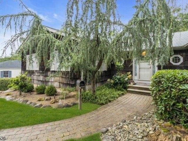 house with 4 bedroom, West Orange NJ ES104569099