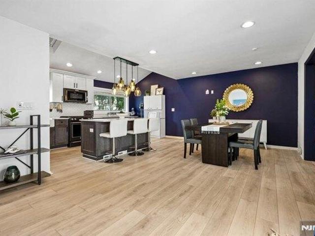 house with 4 bedroom, West Orange NJ ES104539203