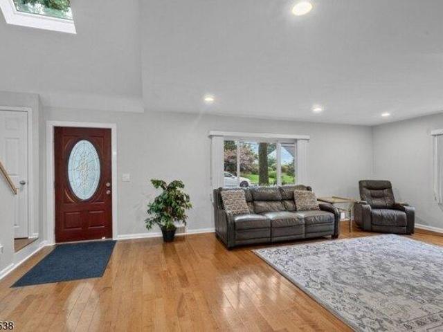 house with 4 bedroom, West Orange NJ ES105157395