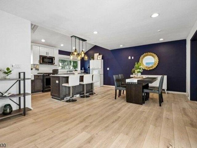 house with 4 bedroom, West Orange NJ ES105158321