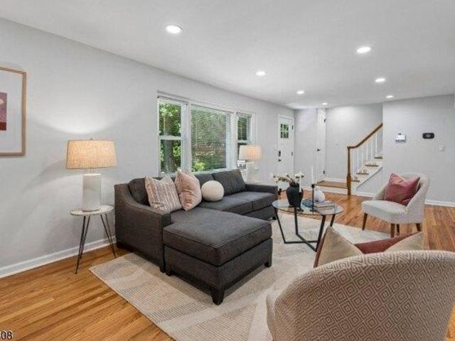 house with 4 bedroom, West Orange NJ ES105159193