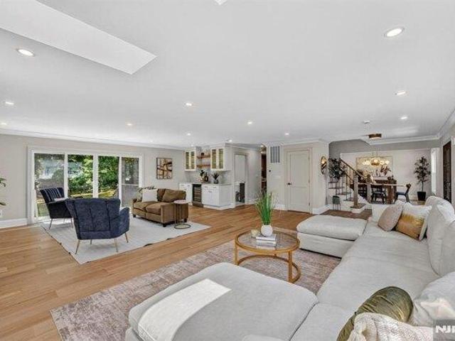 house with 4 bedroom, West Orange NJ ES105159907