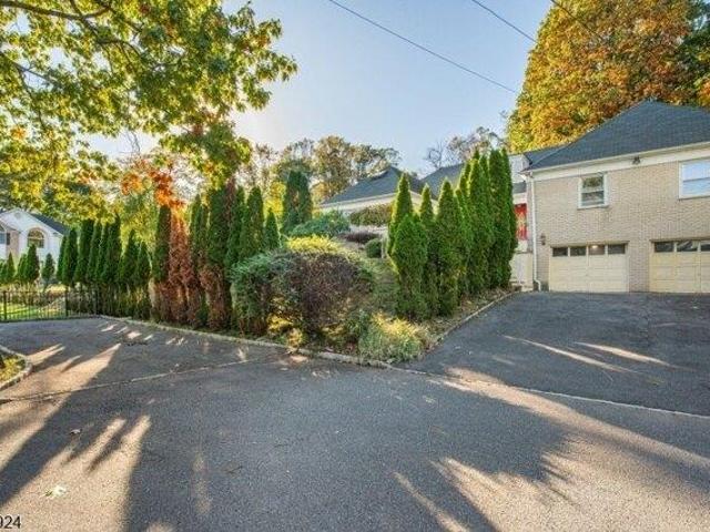 house with 4 bedroom, West Orange NJ ES105160257