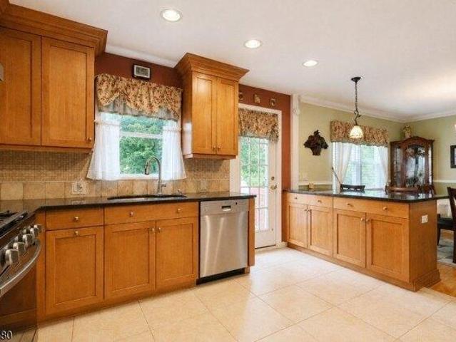 house with 4 bedroom, West Orange NJ ES105206268