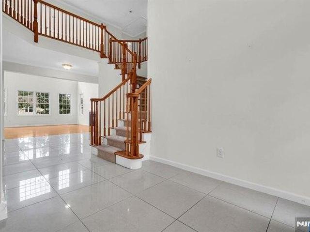 house with 4 bedroom, West Orange NJ ES105207513