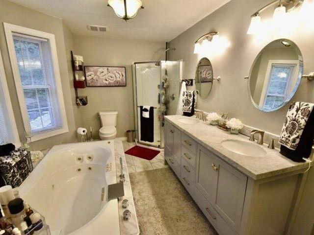 house with 4 bedroom, West Brookfield MA ES105061630