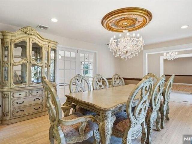 house with 4 bedroom, West Caldwell NJ DS104265656