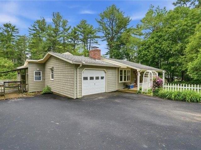 house with 4 bedroom, West Greenwich RI ES103850365