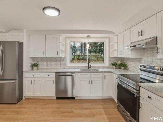 house with 4 bedroom, West Hartford CT DLS102593911