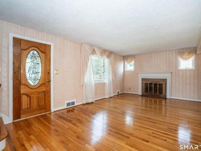 house with 4 bedroom, West Hartford CT DLS102824566