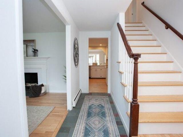 house with 4 bedroom, West Hartford CT DLS89559581