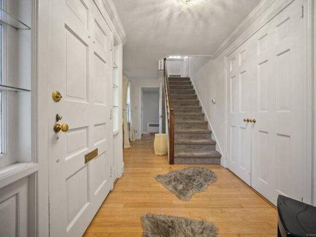 house with 4 bedroom, West Hartford CT DS103097480