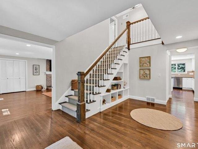 house with 4 bedroom, West Hartford CT DS103158858