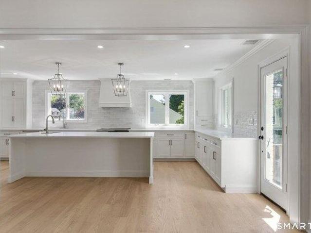 house with 4 bedroom, West Hartford CT DS103433902