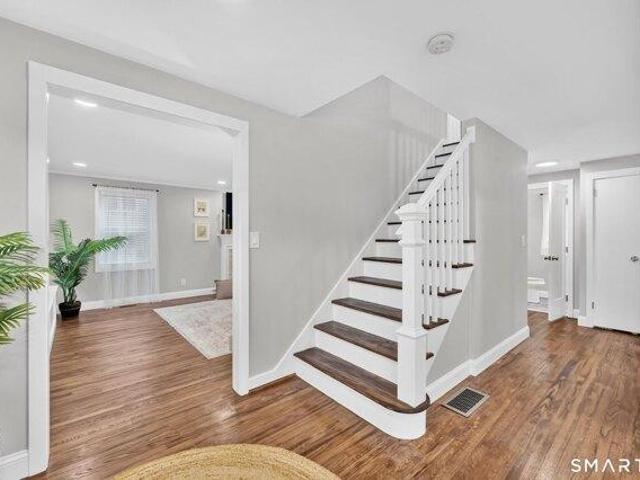 house with 4 bedroom, West Hartford CT ES104295453