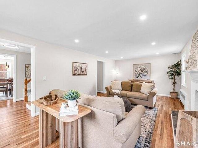 house with 4 bedroom, West Hartford CT ES104298674