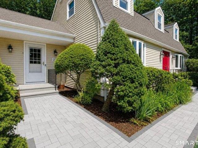 house with 4 bedroom, West Hartford CT ES104922003