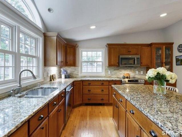 house with 4 bedroom, West Hartford CT ES105117628