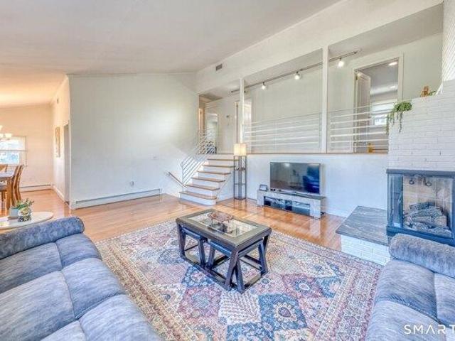 house with 4 bedroom, West Hartford CT ES103071868