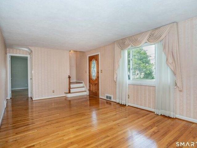 house with 4 bedroom, West Hartford CT ES103159957