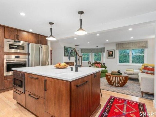 house with 4 bedroom, West Hartford CT ES103435199