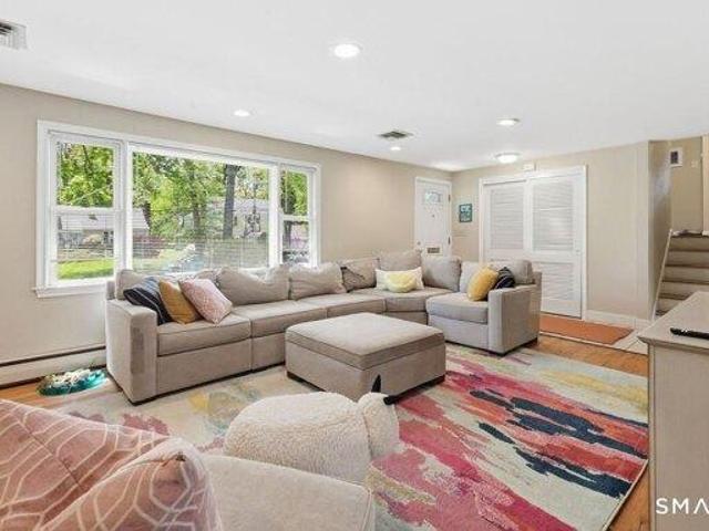 house with 4 bedroom, West Hartford CT ES103927896